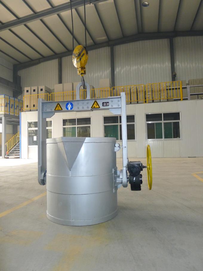 600KG Foundry Pouring Molten Aluminum Transfer Ladles Forklift Base ...